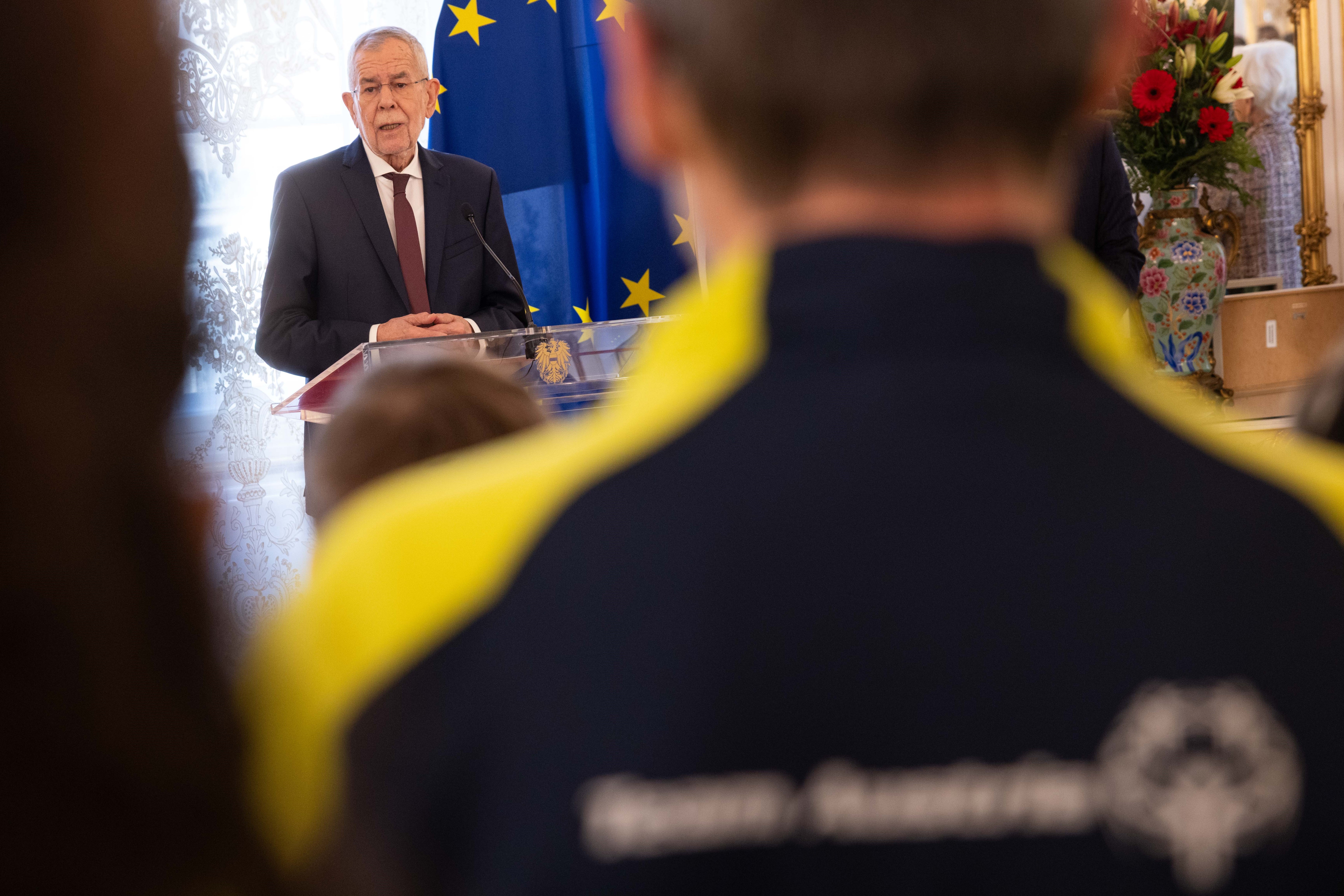 Alexander Van der Bellen: "Vor Ihrer Leistung habe ich höchsten Respekt!"